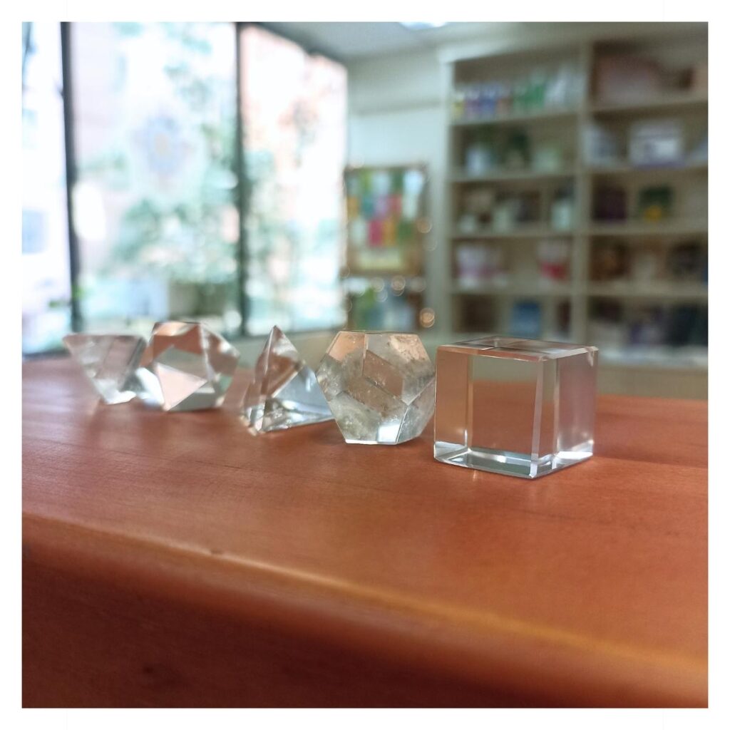 Joya, Solido platonico grande 2cm Cuarzo Crystal - Gaia Esencias