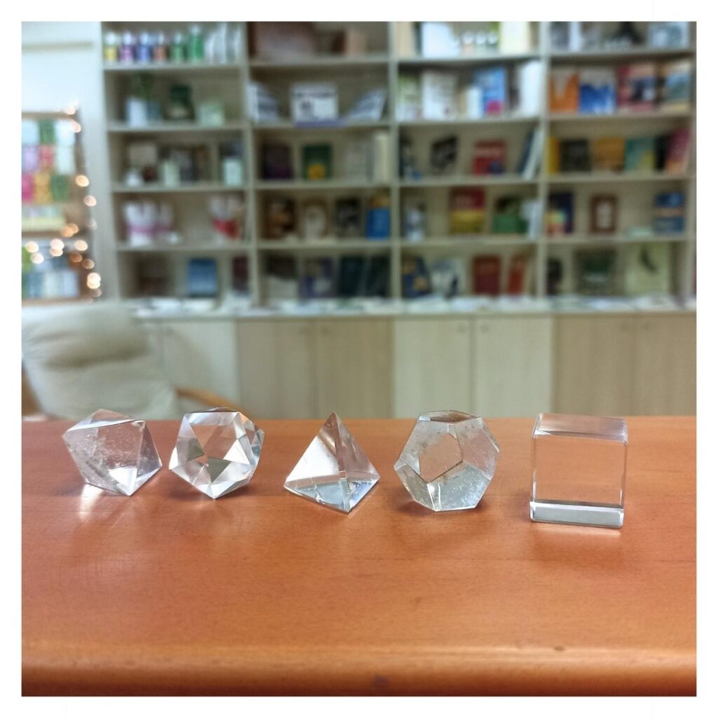 Joya, Solido platonico grande 2cm Cuarzo Crystal - Gaia Esencias